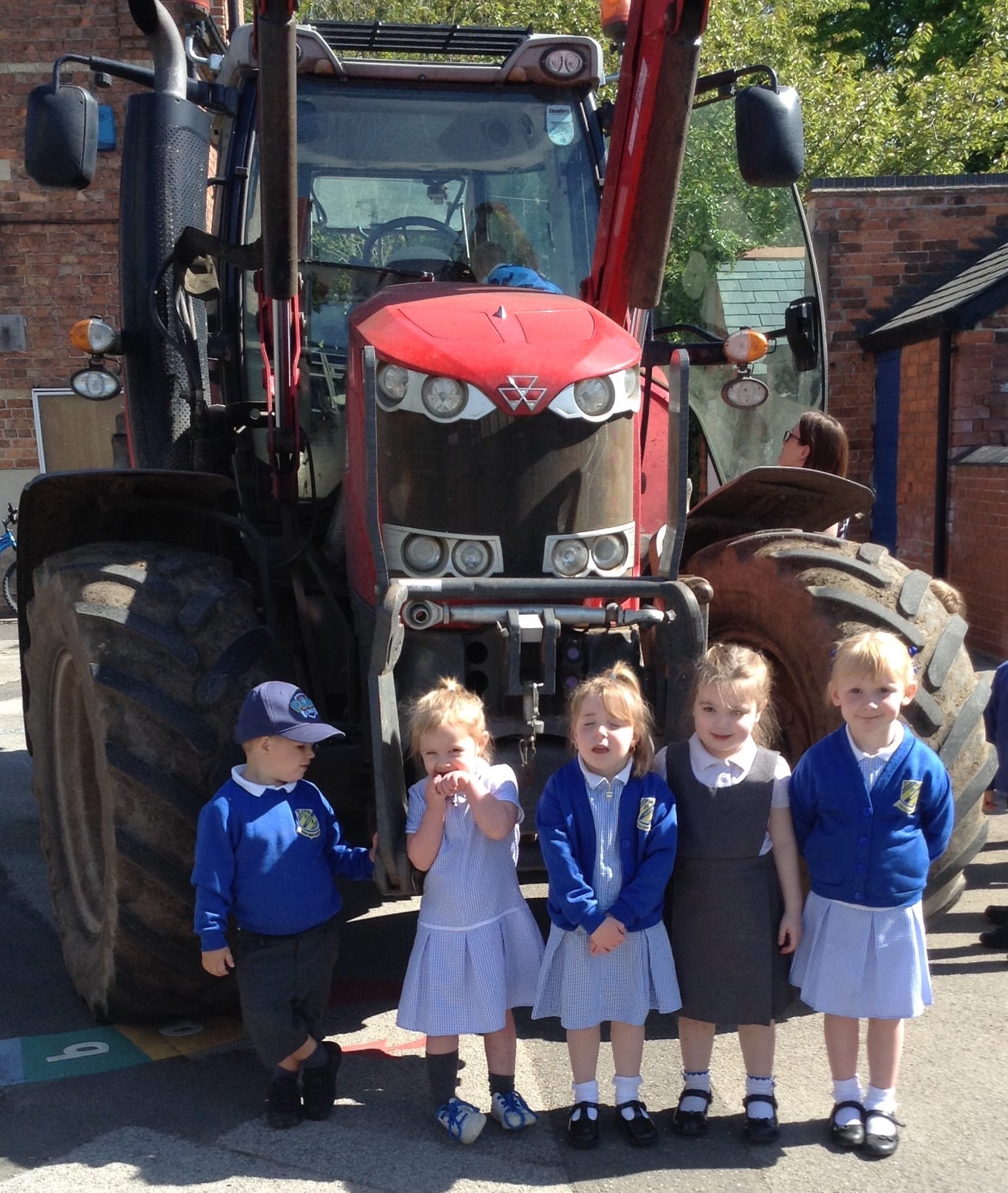 Tractor fun for Nursery - Tuxford Primary Academy