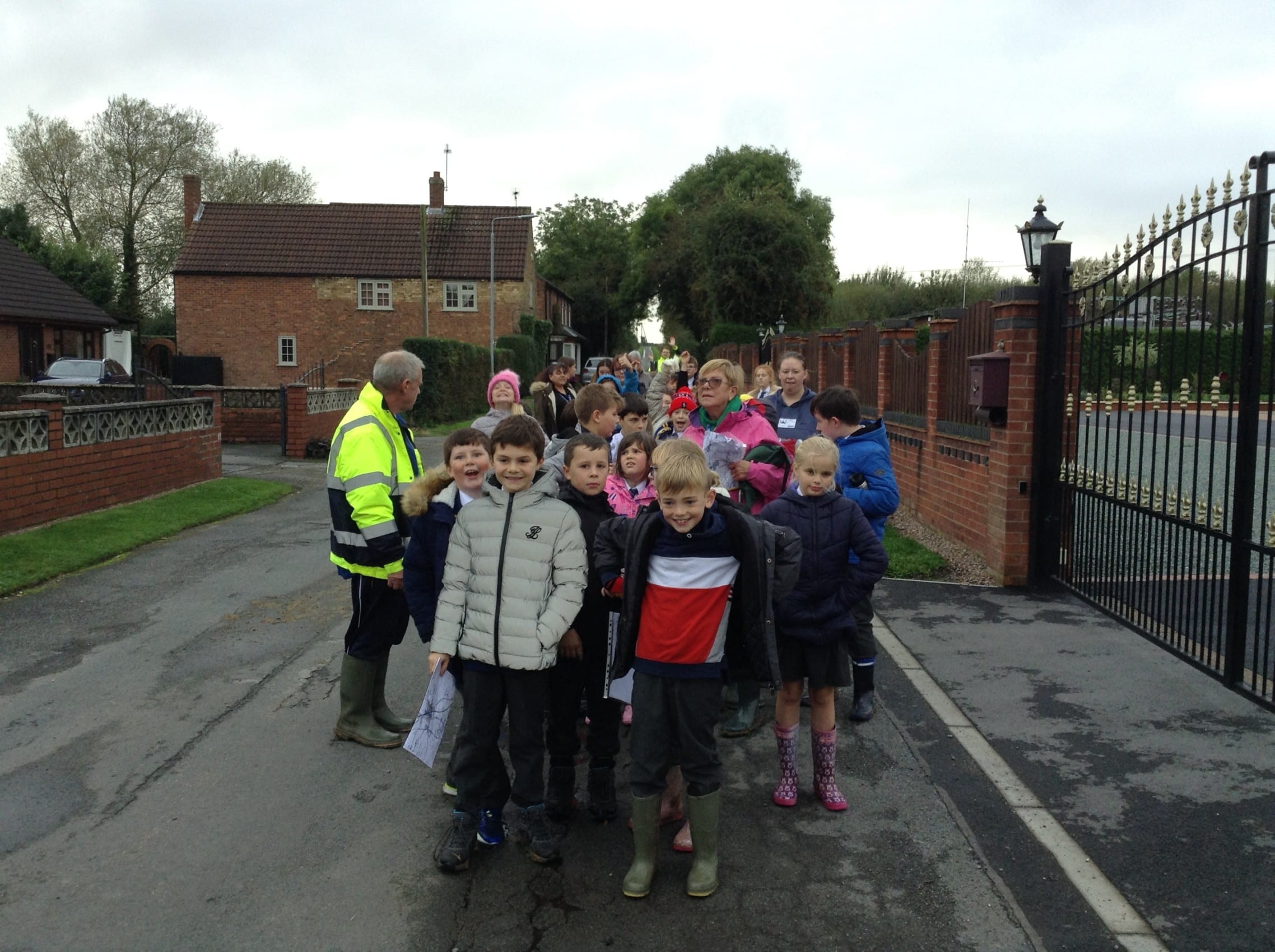 Year 5 intrepid explorers take a muddy autumnal walk around Tuxford ...
